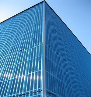 Polimer Tecnic presenta el Panel Fachada Translúcido con fibra de ...